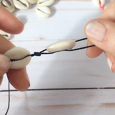 VSCO Girl Shell Necklace Easy DIY Tutorial - Crafting on the Fly