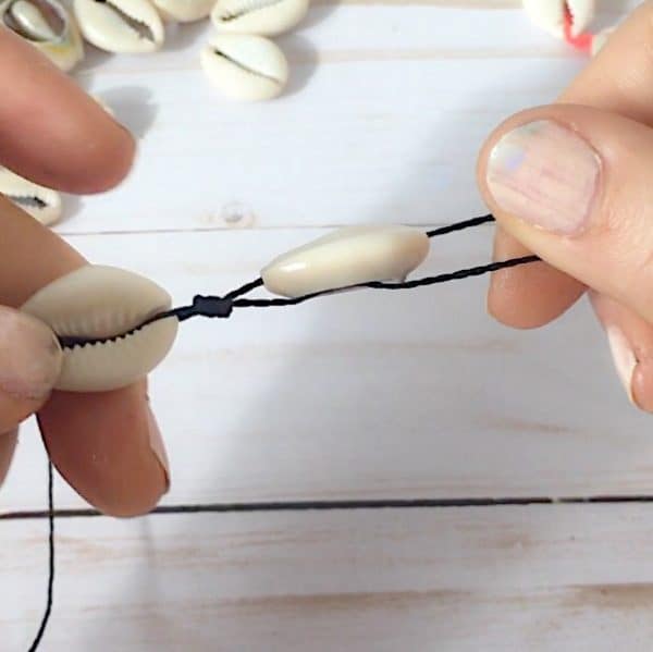 VSCO Girl Shell Necklace Easy DIY Tutorial - Crafting on the Fly